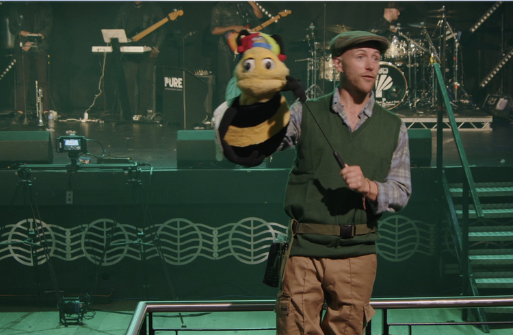 Buggin Around – Pure Global